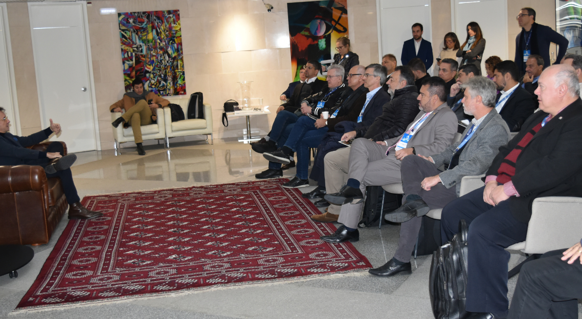 Empresários visitam o Taguspark, maior parque de ciência e tecnologia ...